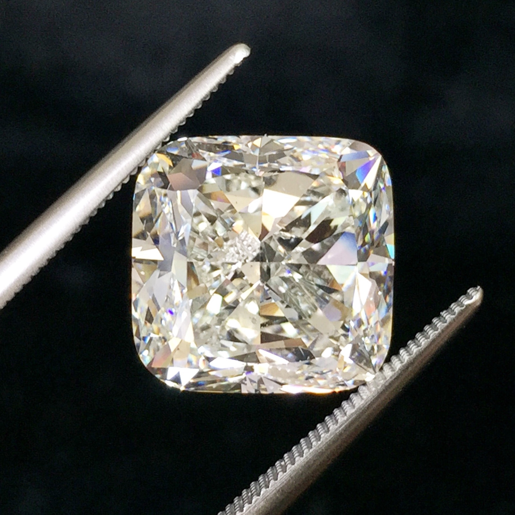 Buying Diamonds: Retail Store versus Internet | J Birnbach